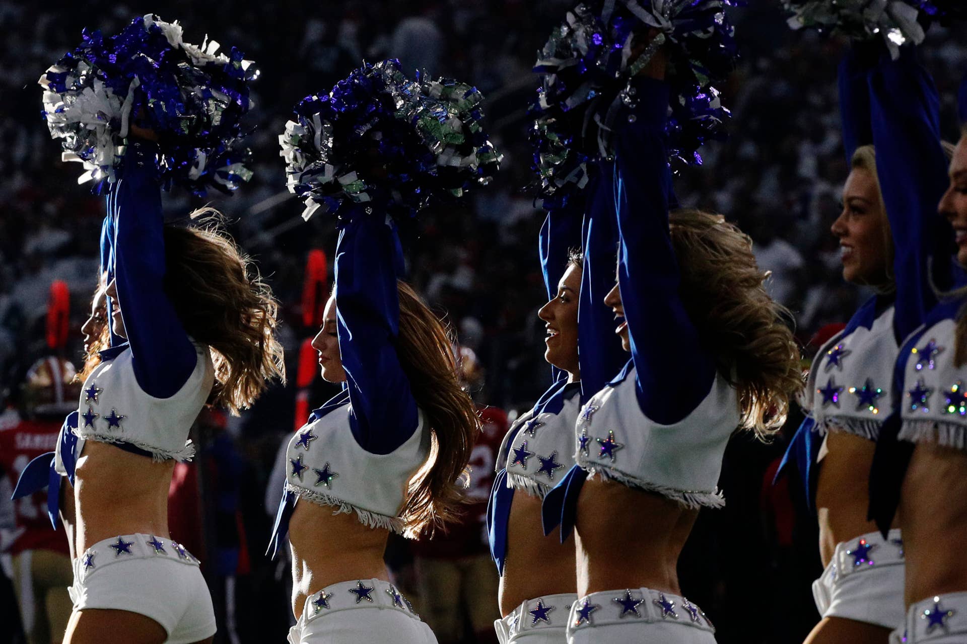 Dallas Cowboys Cheerleader Going Viral Before Week 2 - The Spun