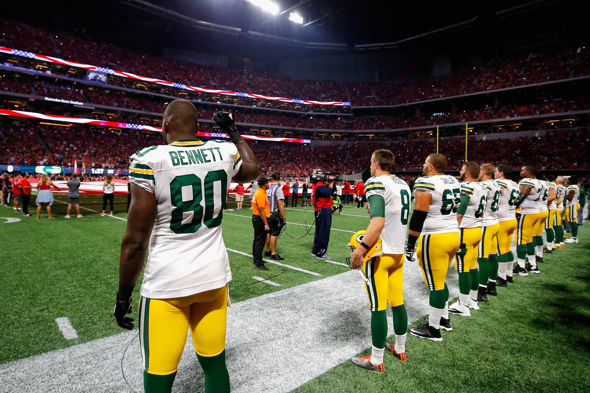 Martellus Bennett Trending For Comments: NFL World Reacts - The Spun