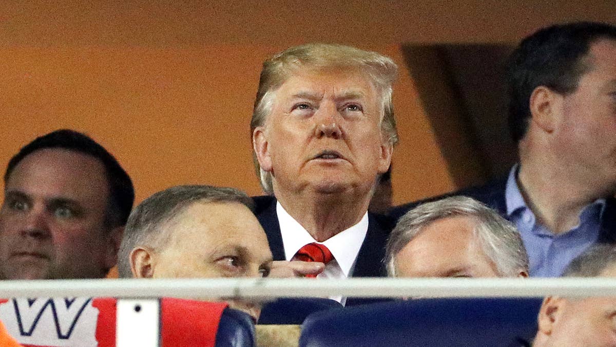 Knicks Fans Are Being Urged To 'Boo!' President Trump Tonight - The Spun