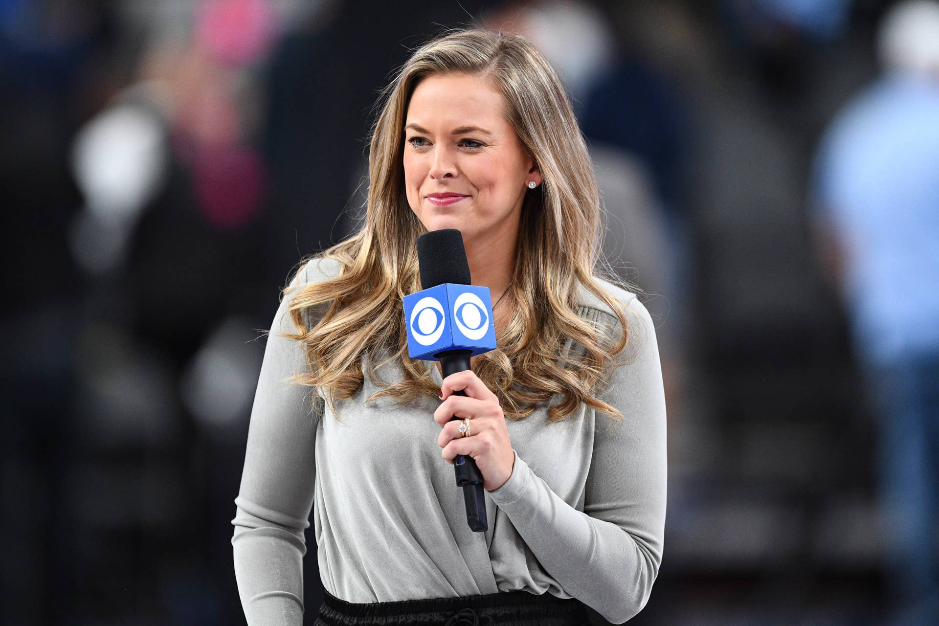 NFL Host Jamie Erdahl Announces Death Of Her Father - The Spun