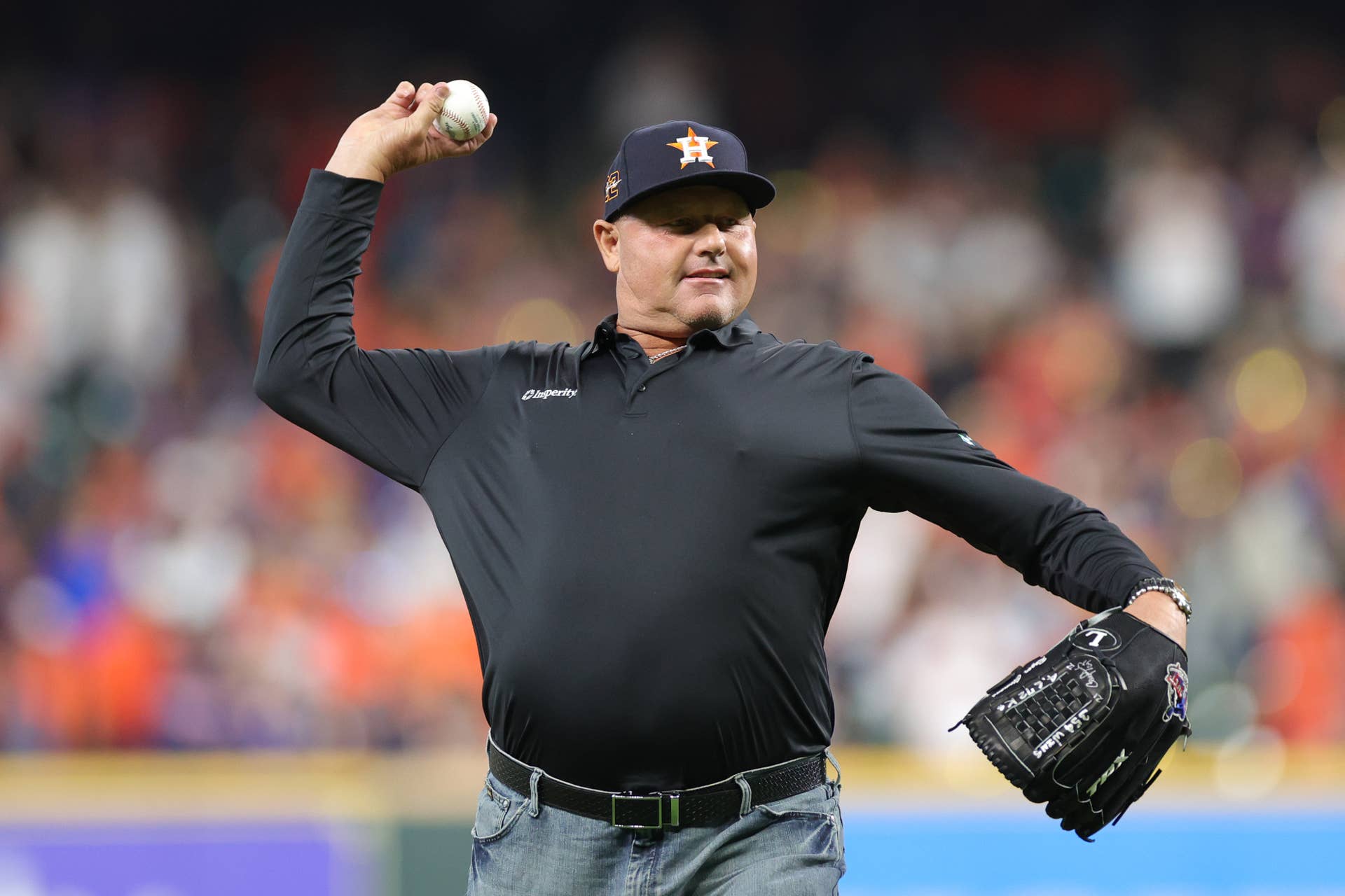 Roger Clemens Has Message For People Who Say They're Leaving America ...
