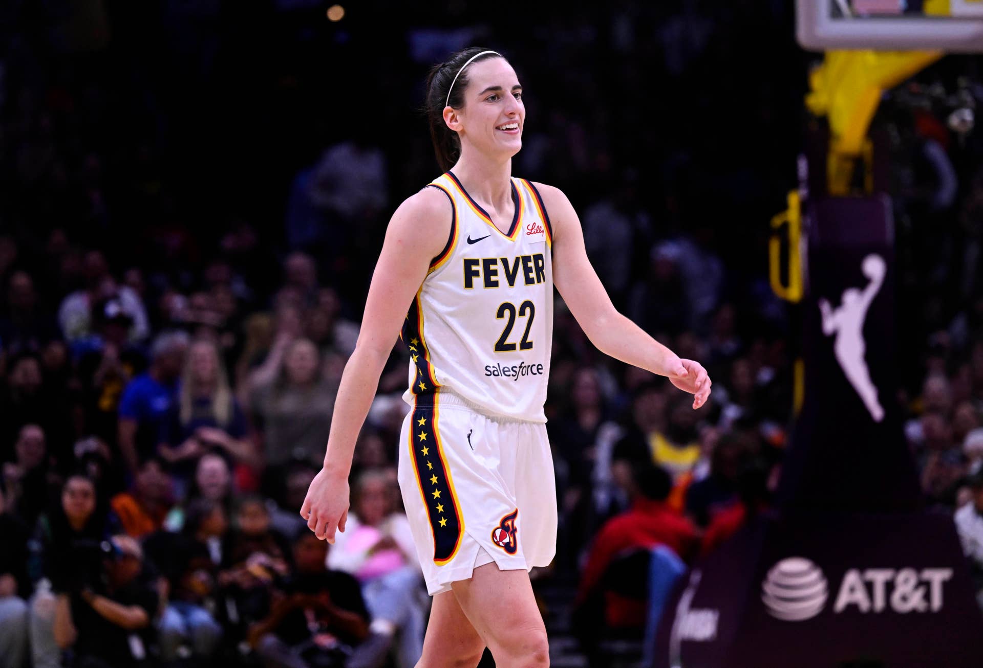 Fan At WNBA Game Ejected For Their Reaction To Player Losing Wig - The Spun