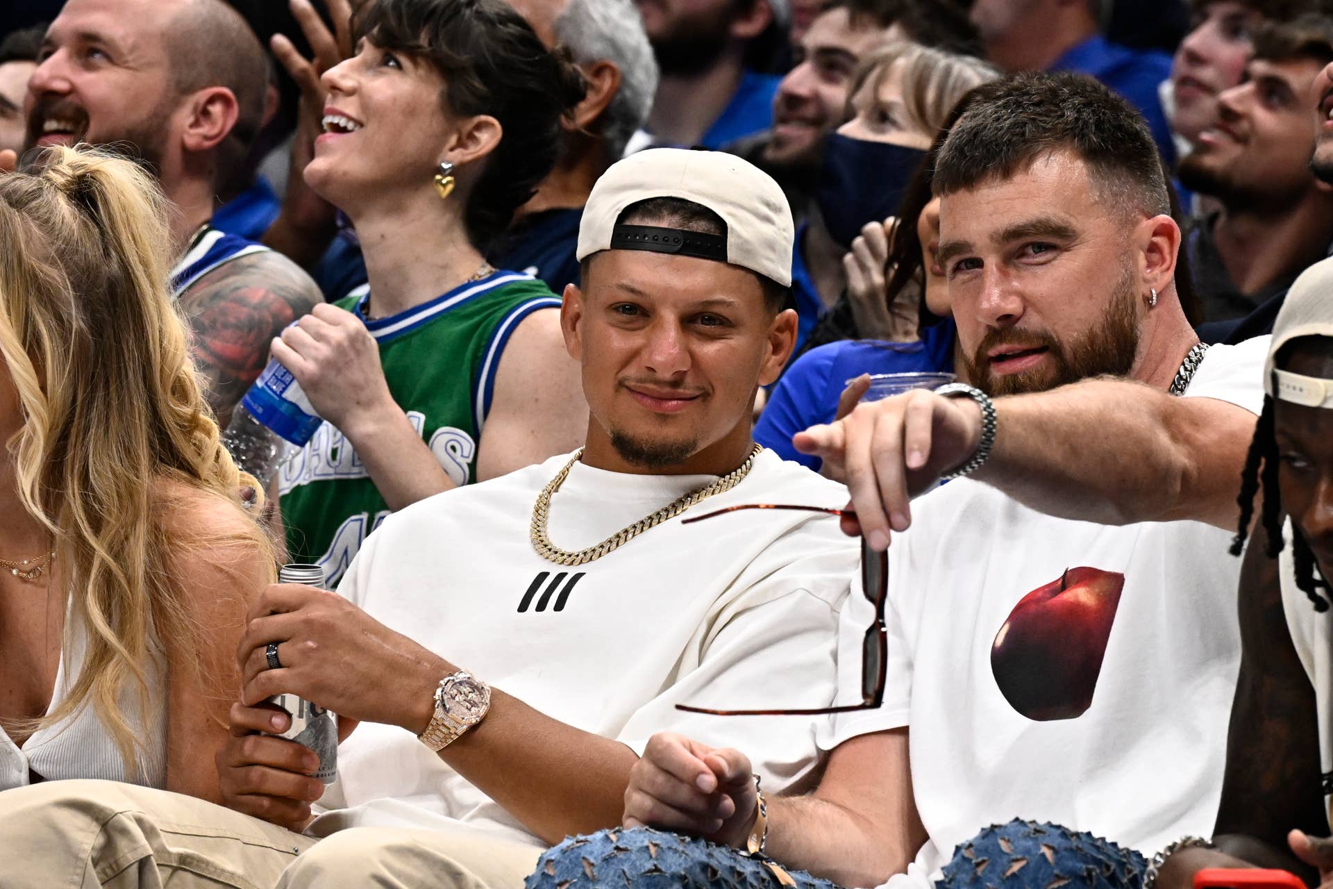 Patrick Mahomes Had Incredible Reaction To Travis Kelce Becoming MLB ...