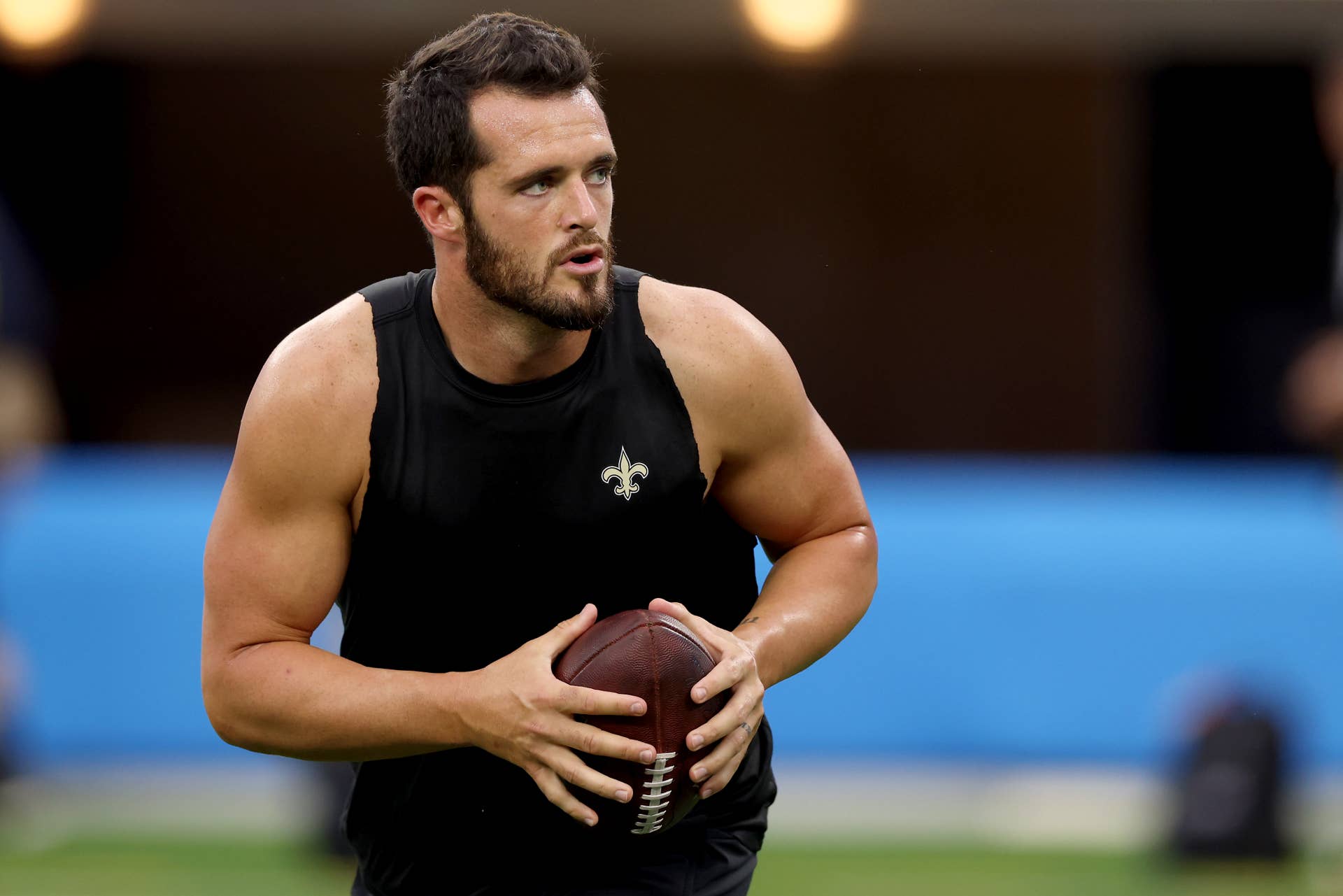 Breaking: Pro Bowl Quarterback Derek Carr Announces Retirement At 34 ...