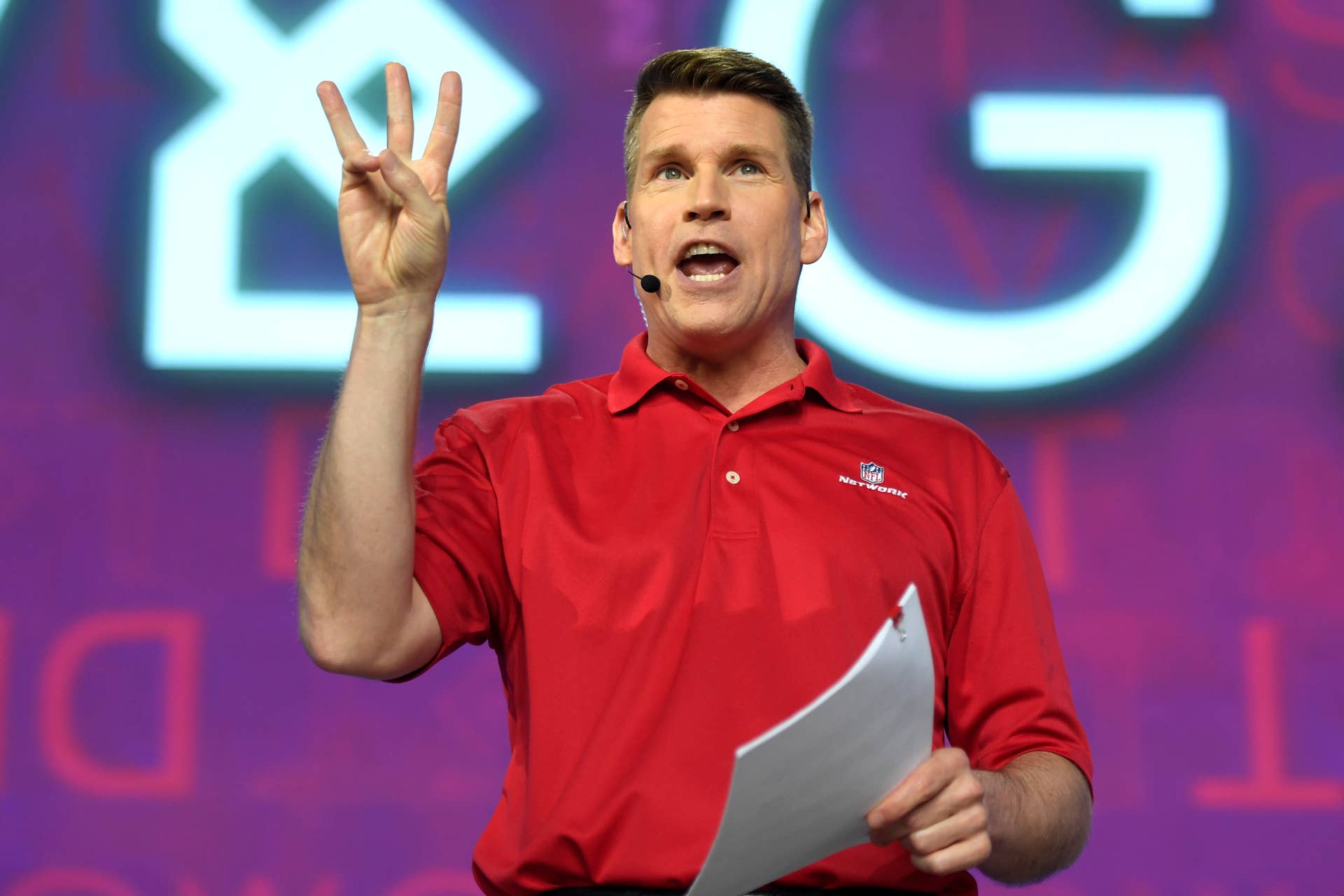 Scott Hanson Accidentally Says Bad Word On NFL RedZone On Sunday - The Spun