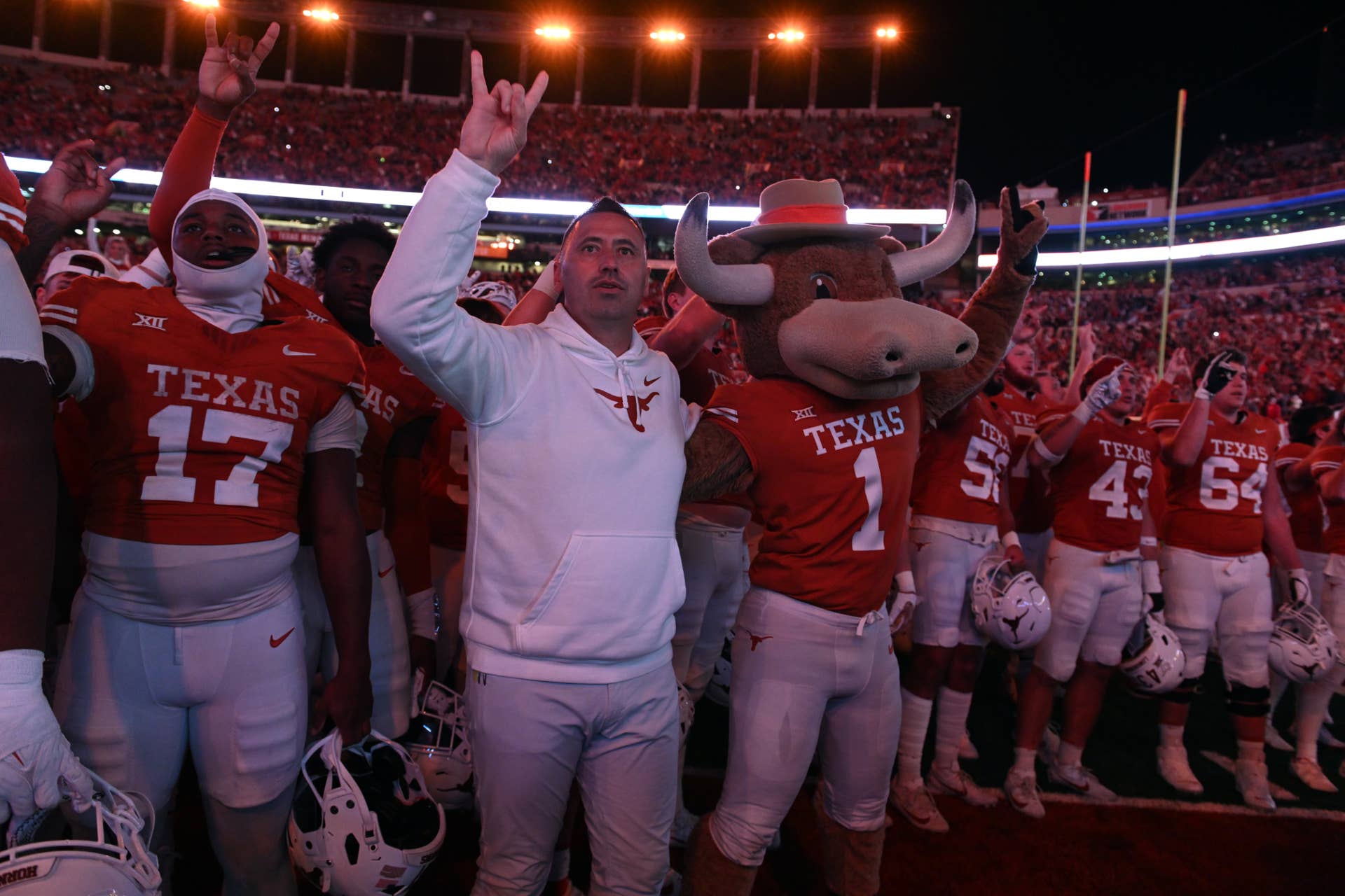 College Football News, Player Buzz & Program Headlines - The Spun