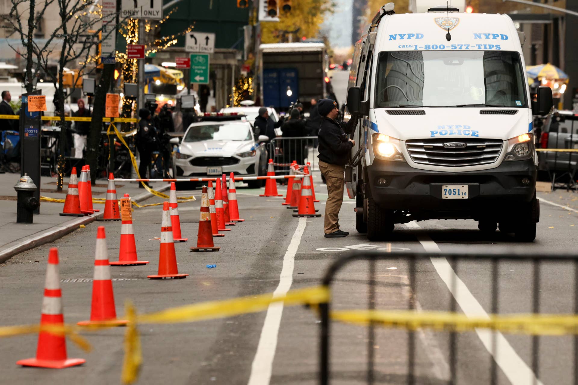 NYPD Officer Assaulted During Knicks Fans' Game 2 Celebration - The Spun