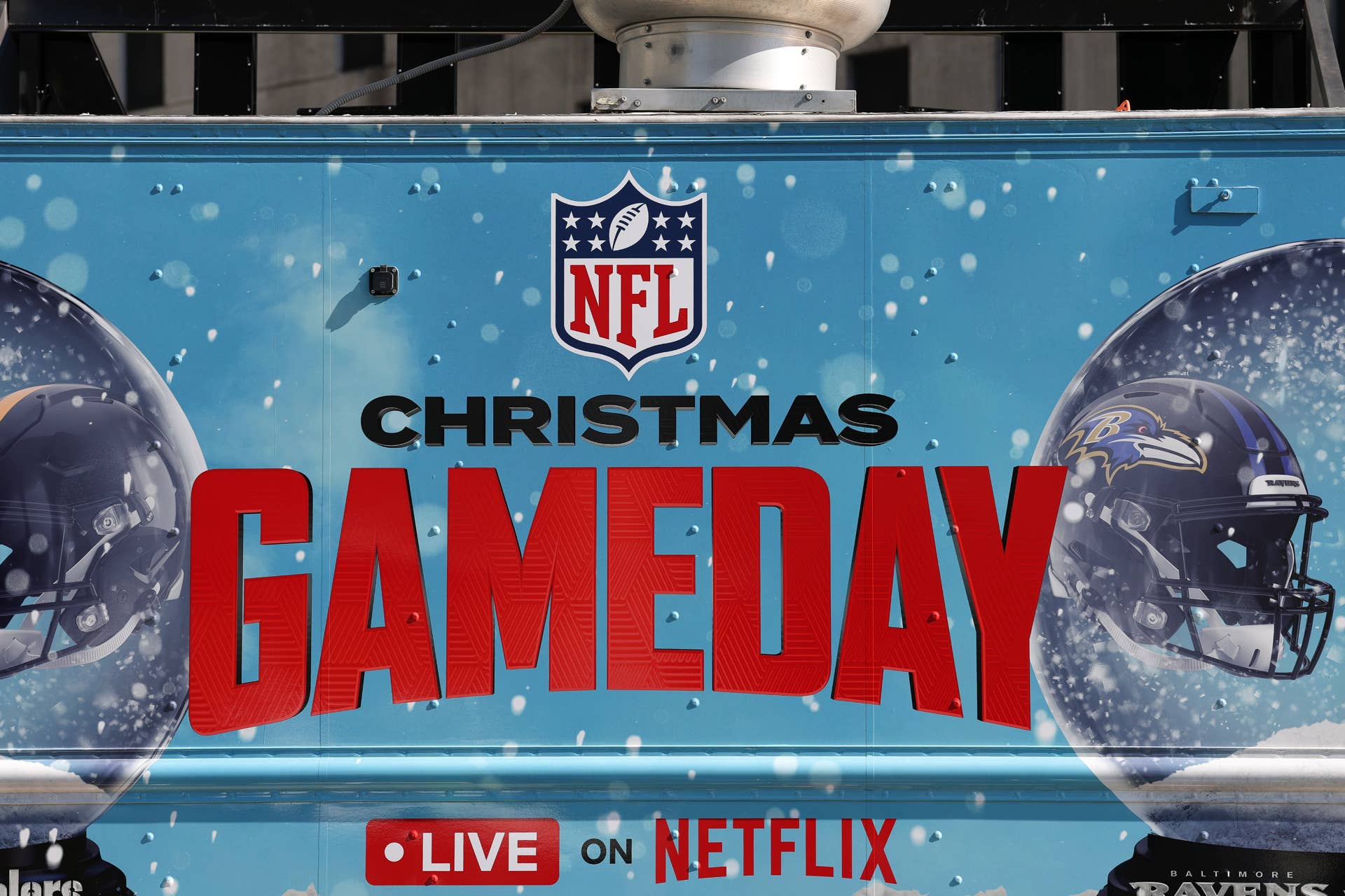 Report: NFL Is Giving More Games To Netflix, YouTube - The Spun