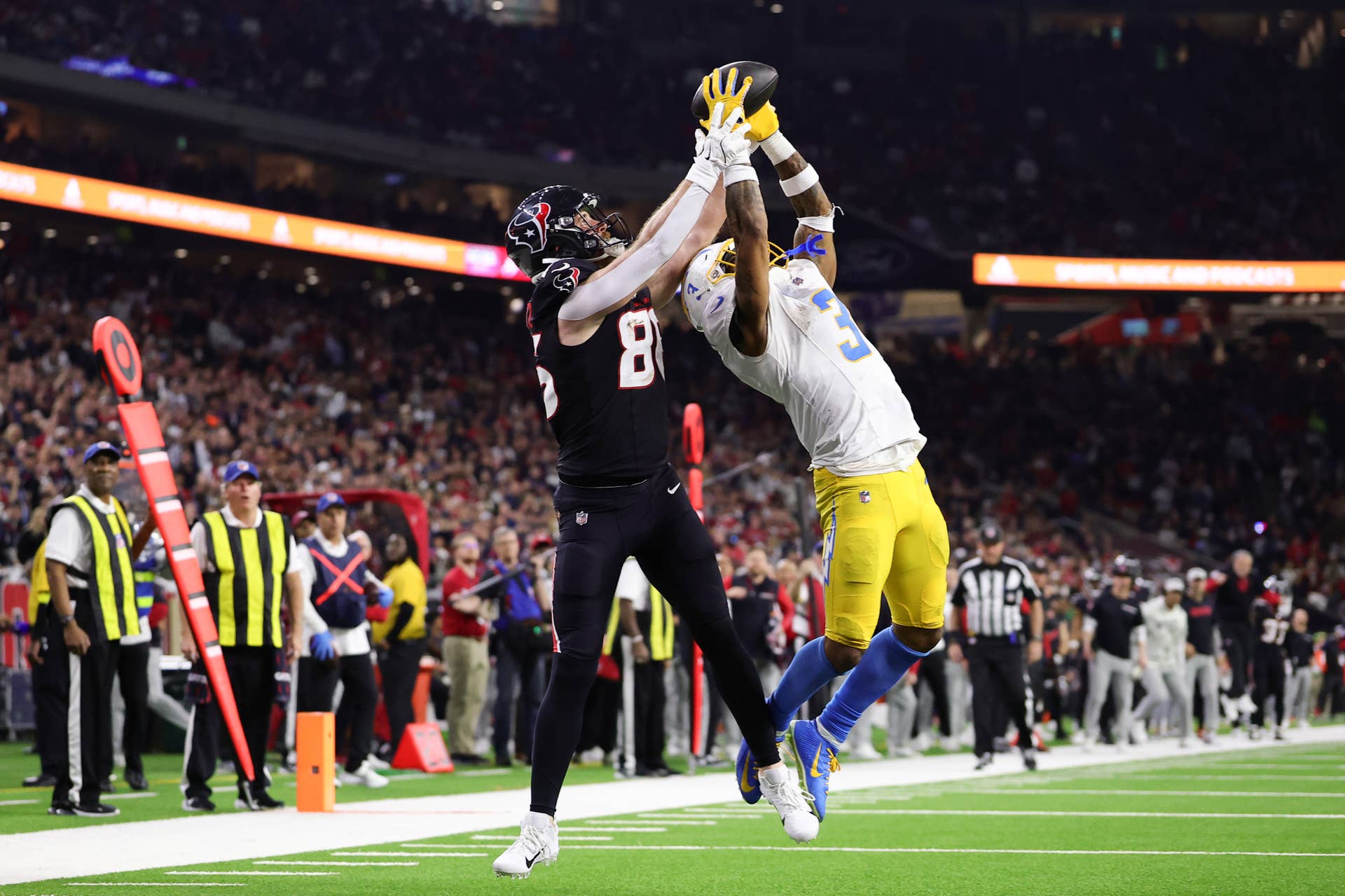 Fans Can't Believe Referees Overturned Coolest Play Of Chargers-Texans ...