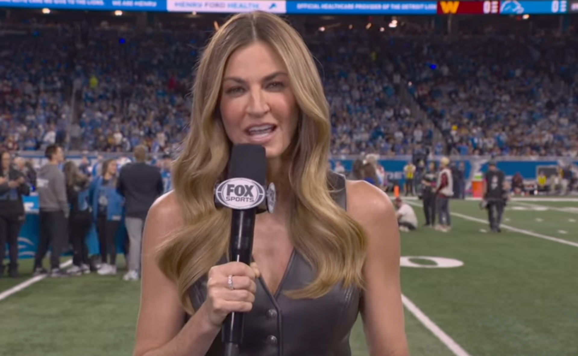 NFL Fans In Agreement On Erin Andrews' Playoff Outfit - The Spun