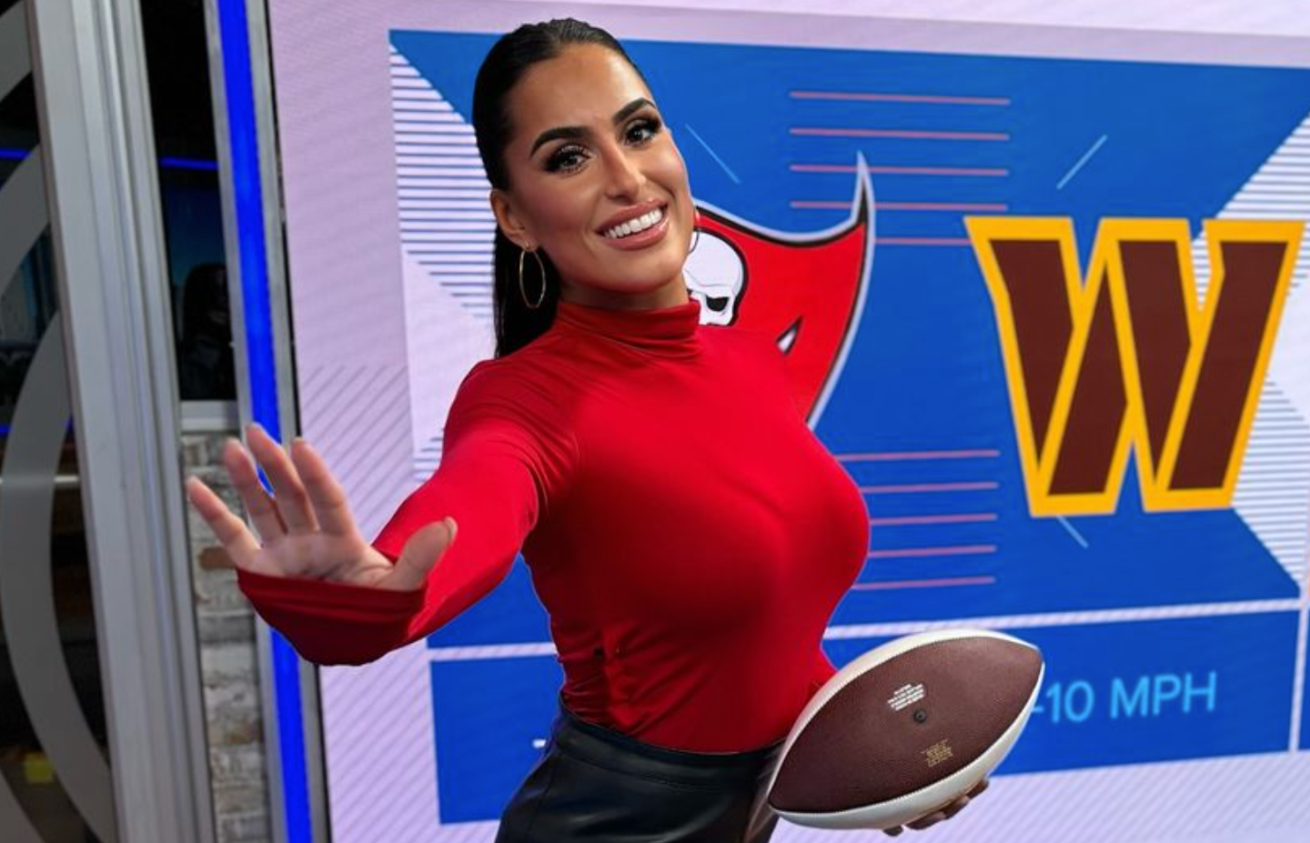 'Stunning' Weather Girl Goes Viral During The Florida Snowstorms - The Spun