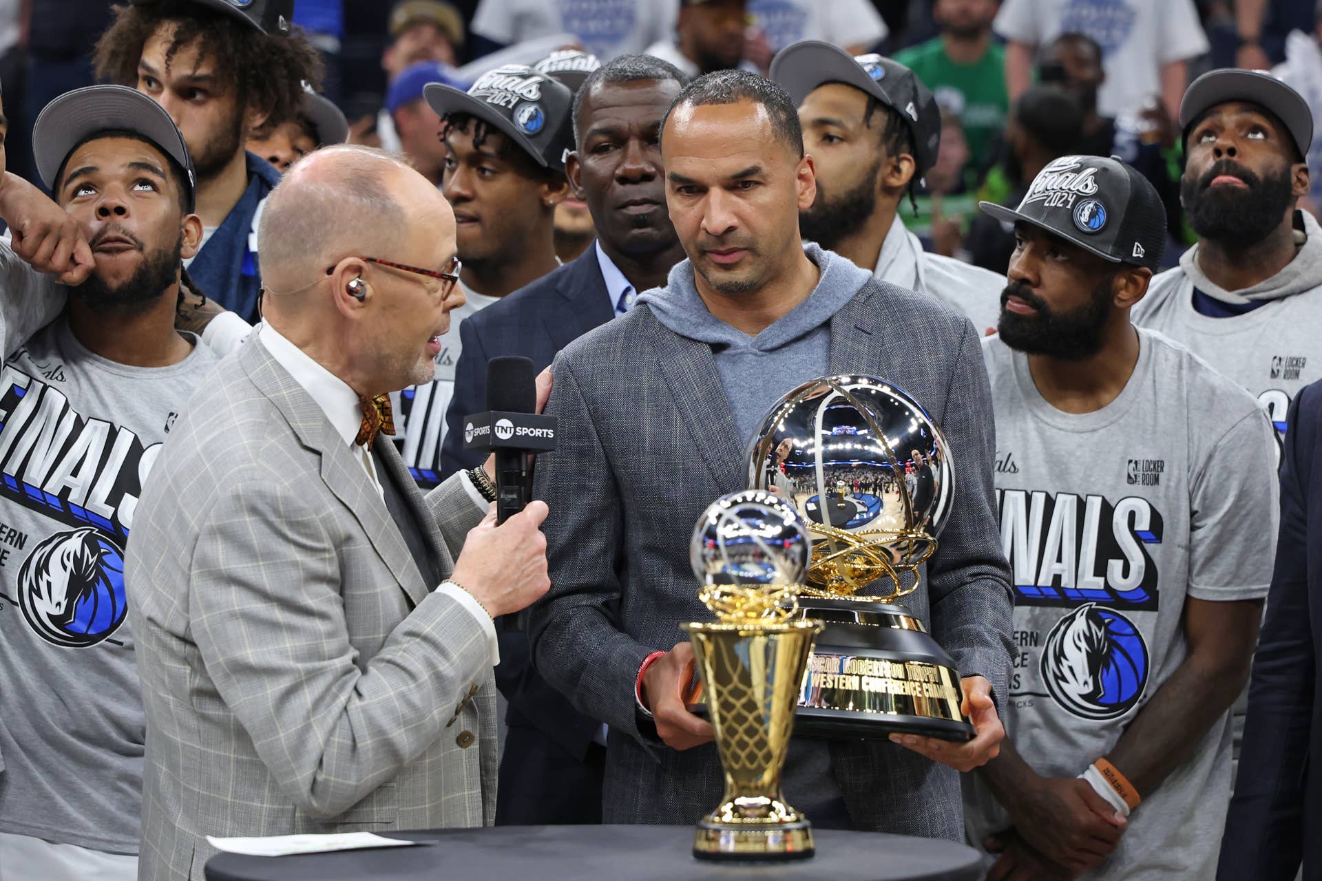 Mavericks Make 'Unprecedented' Move With Season Ticket Holders - The Spun