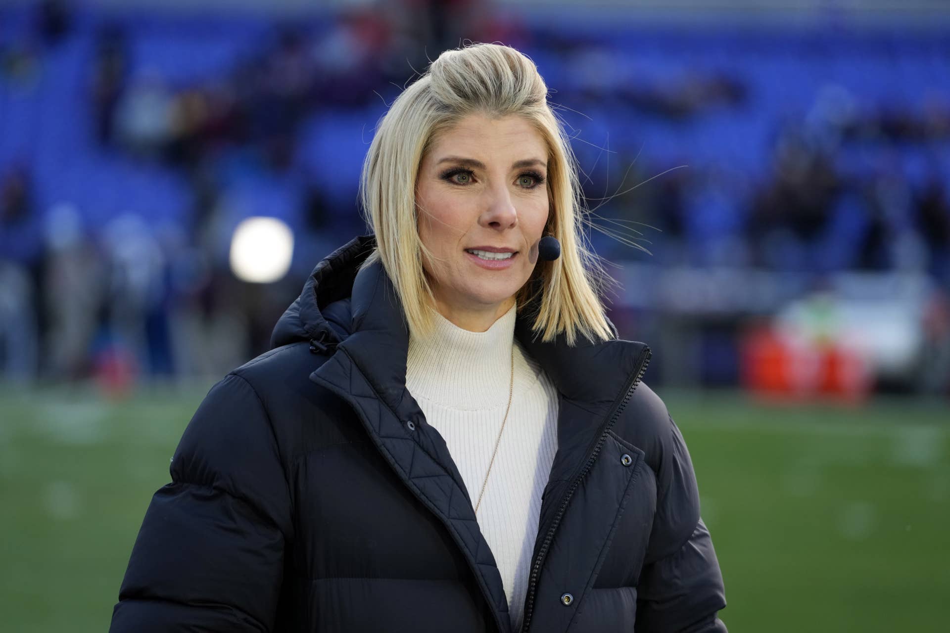 Joe Buck's Former NFL Cheerleader Wife Is Working Sunday - The Spun
