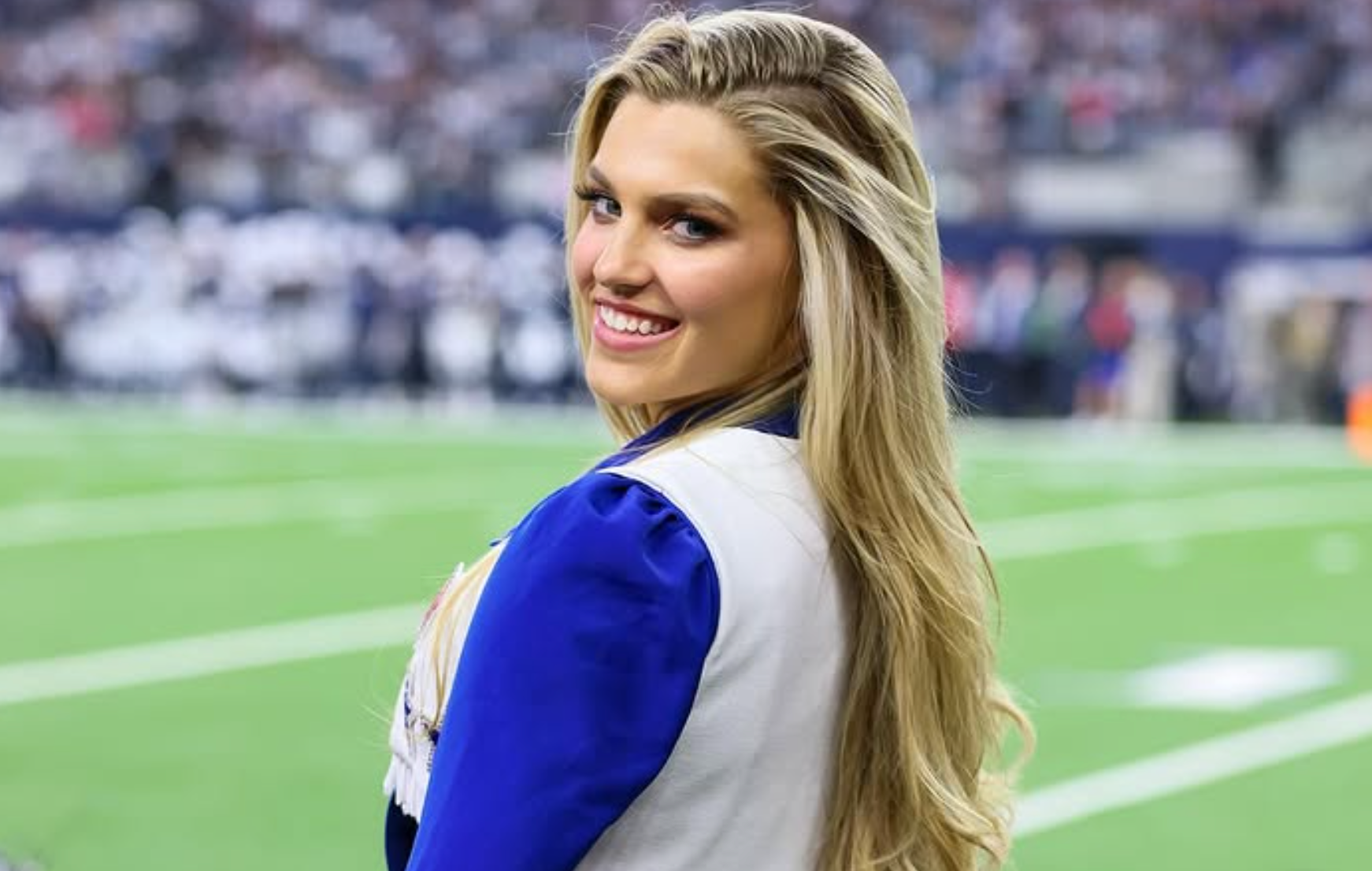 Dallas Cowboys Cheerleader Turned Heads With Valentine's Day Outfit ...