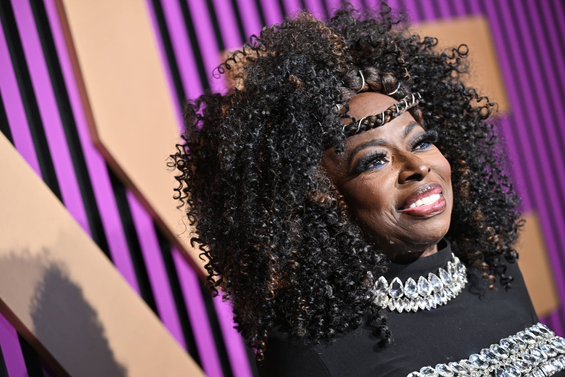 Beloved Singer Dies In Car Accident At 63 Years Old - The Spun