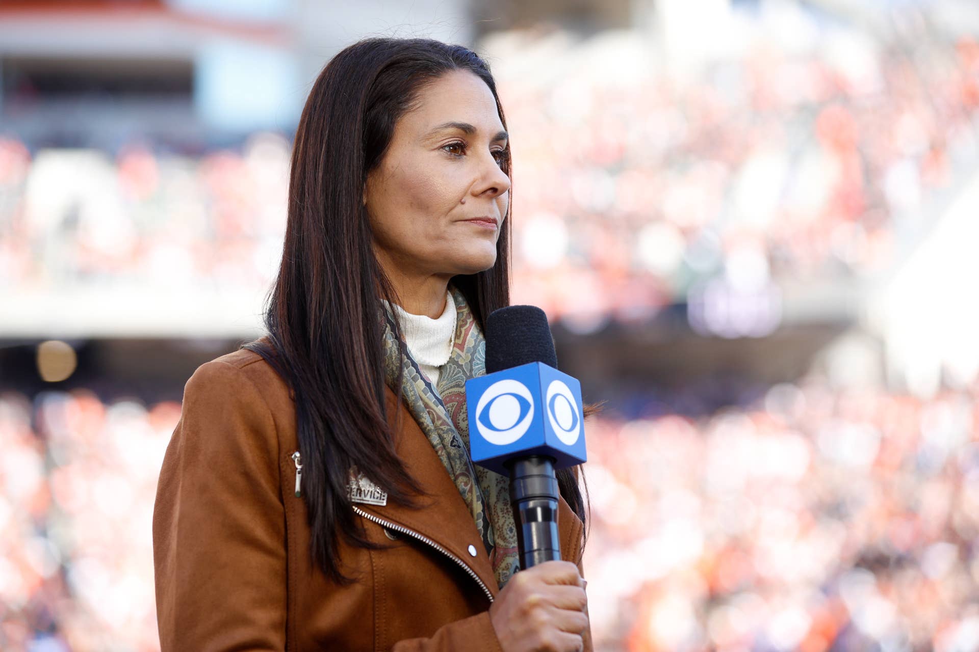 CBS Sideline Reporter Tracy Wolfson Turns Heads With Swimsuit Photo ...