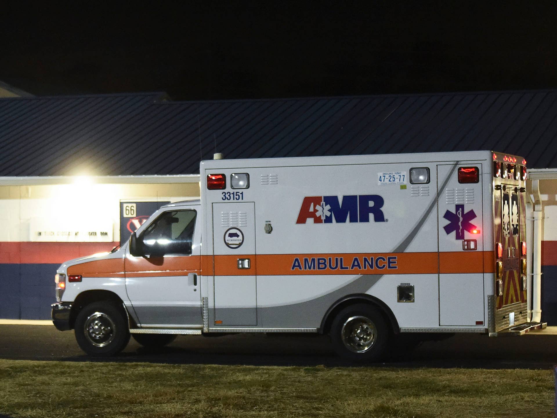 High School Football Player Collapses, Dies On Sideline - The Spun