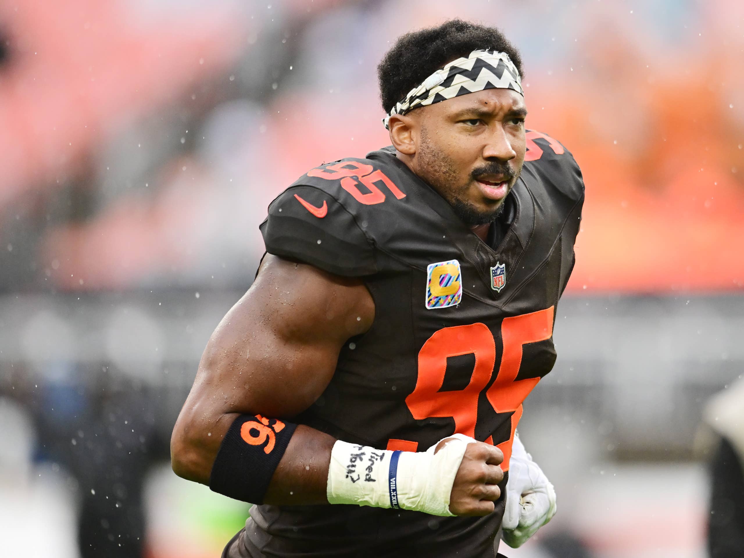 Blockbuster Myles Garrett Trade Rumor Surfaces On Thursday - The Spun