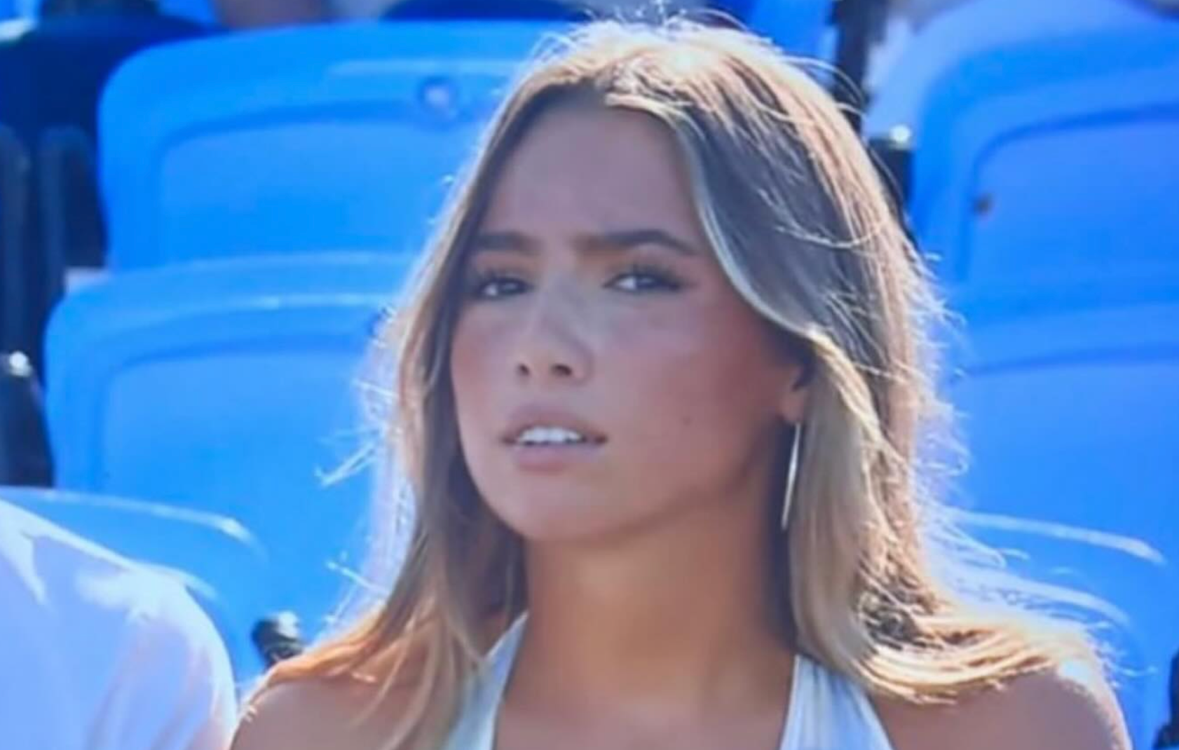 'Stunning' College Football Fan Goes Viral During Blowout Loss - The Spun