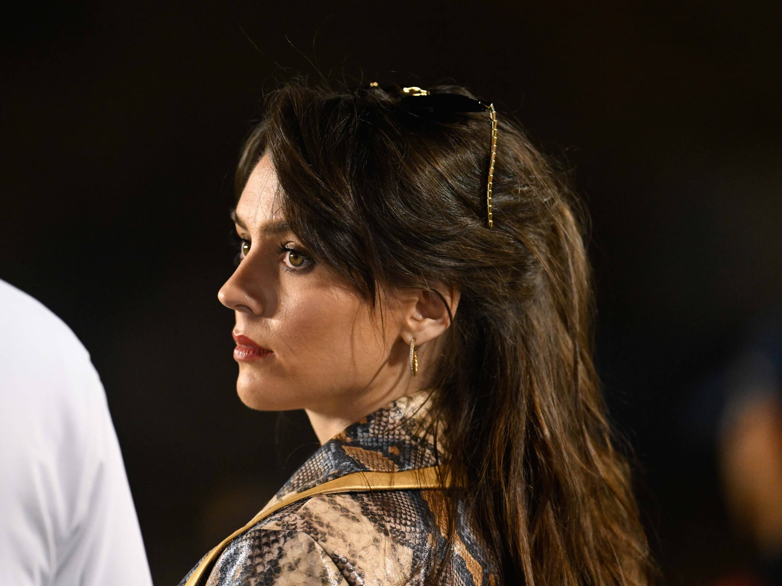 Bill Belichick's Girlfriend Taunts Critics With New Cheerleading Video ...