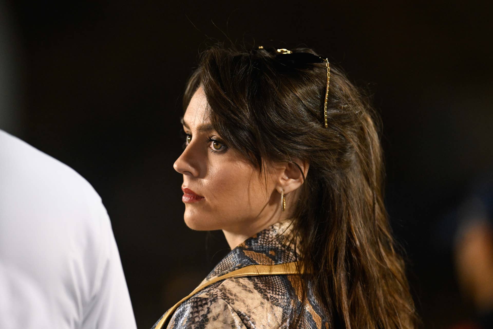 Bill Belichick's Girlfriend Criticized For 'Obnoxious' Kentucky Derby ...