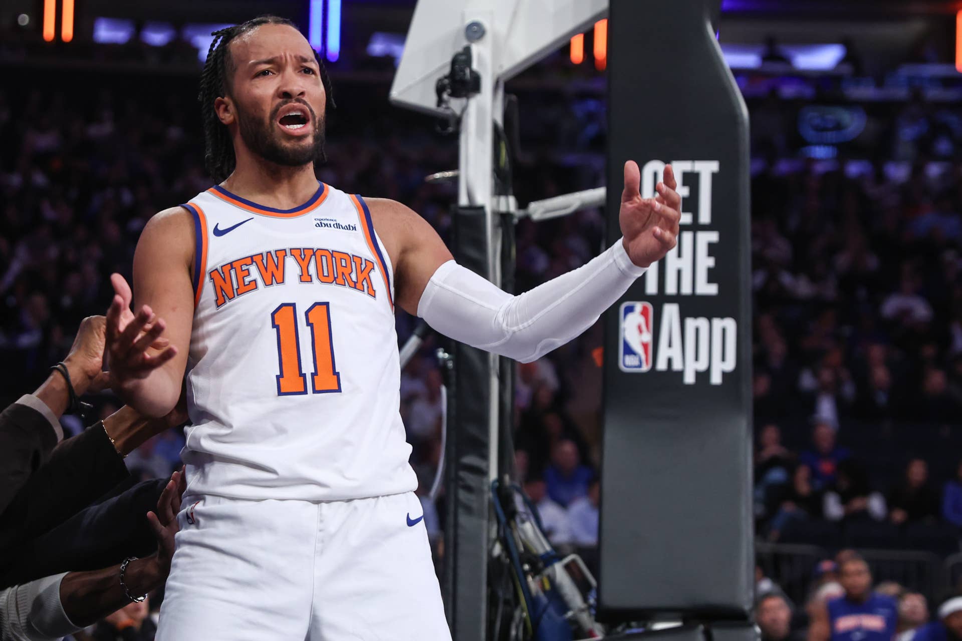 Knicks Star Jalen Brunson Takes Brutal Groin Shot During Playoff Game ...