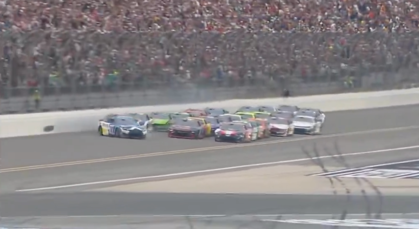 NASCAR Fans Furious With Controversial Finish To Daytona 500 - The Spun