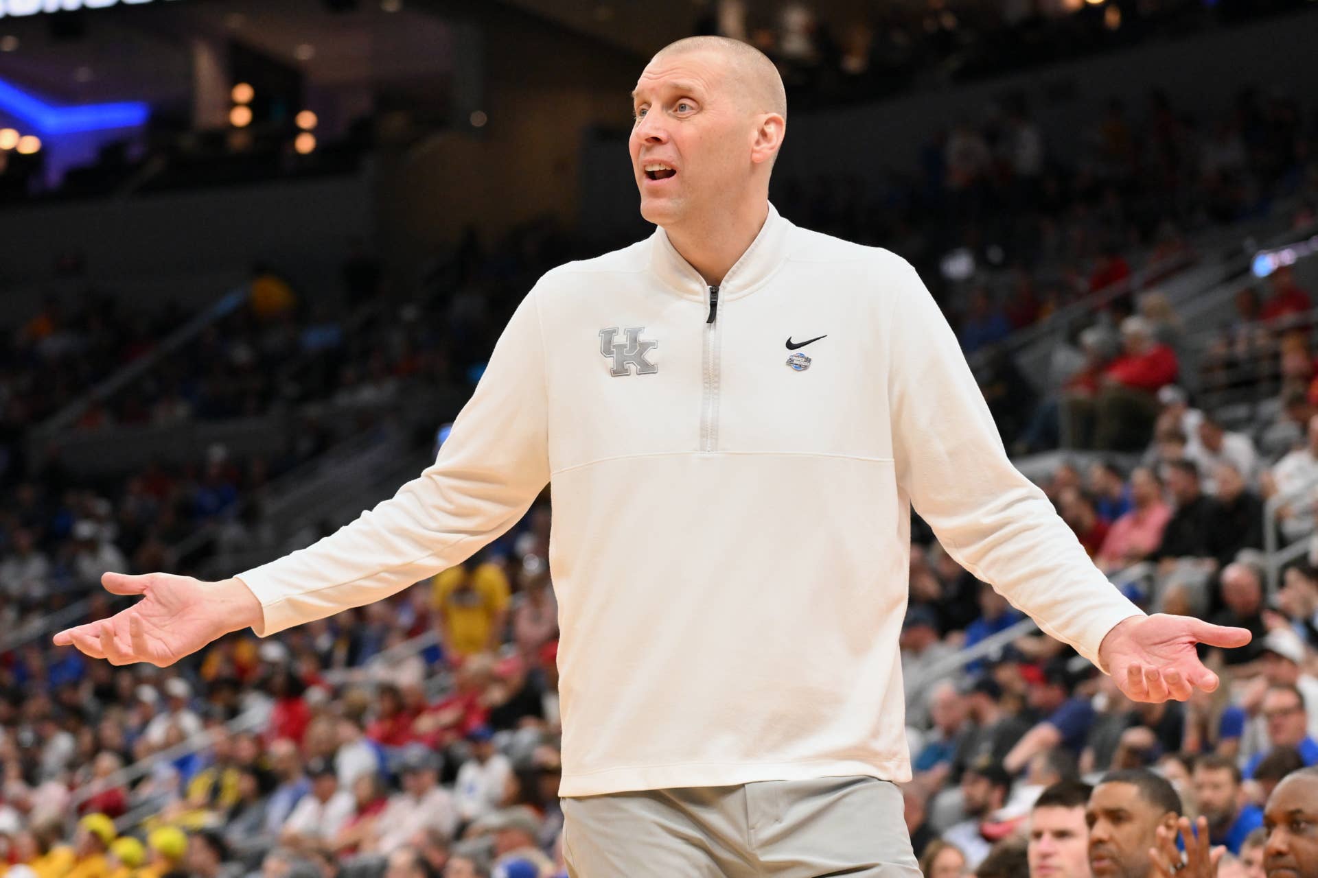 Kentucky Fans Appear To Be Done With Head Coach Mark Pope - The Spun