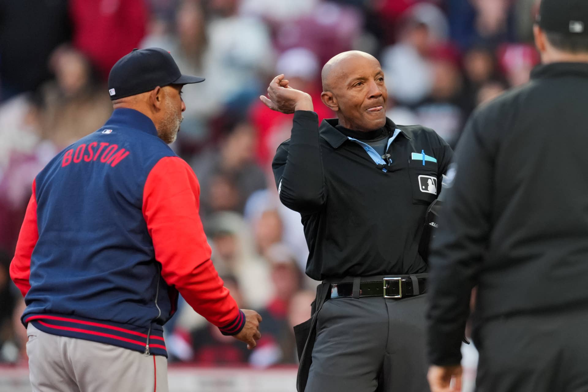 Longtime MLB Umpire C.B. Bucknor Leaves Game With Scary Injury - The Spun