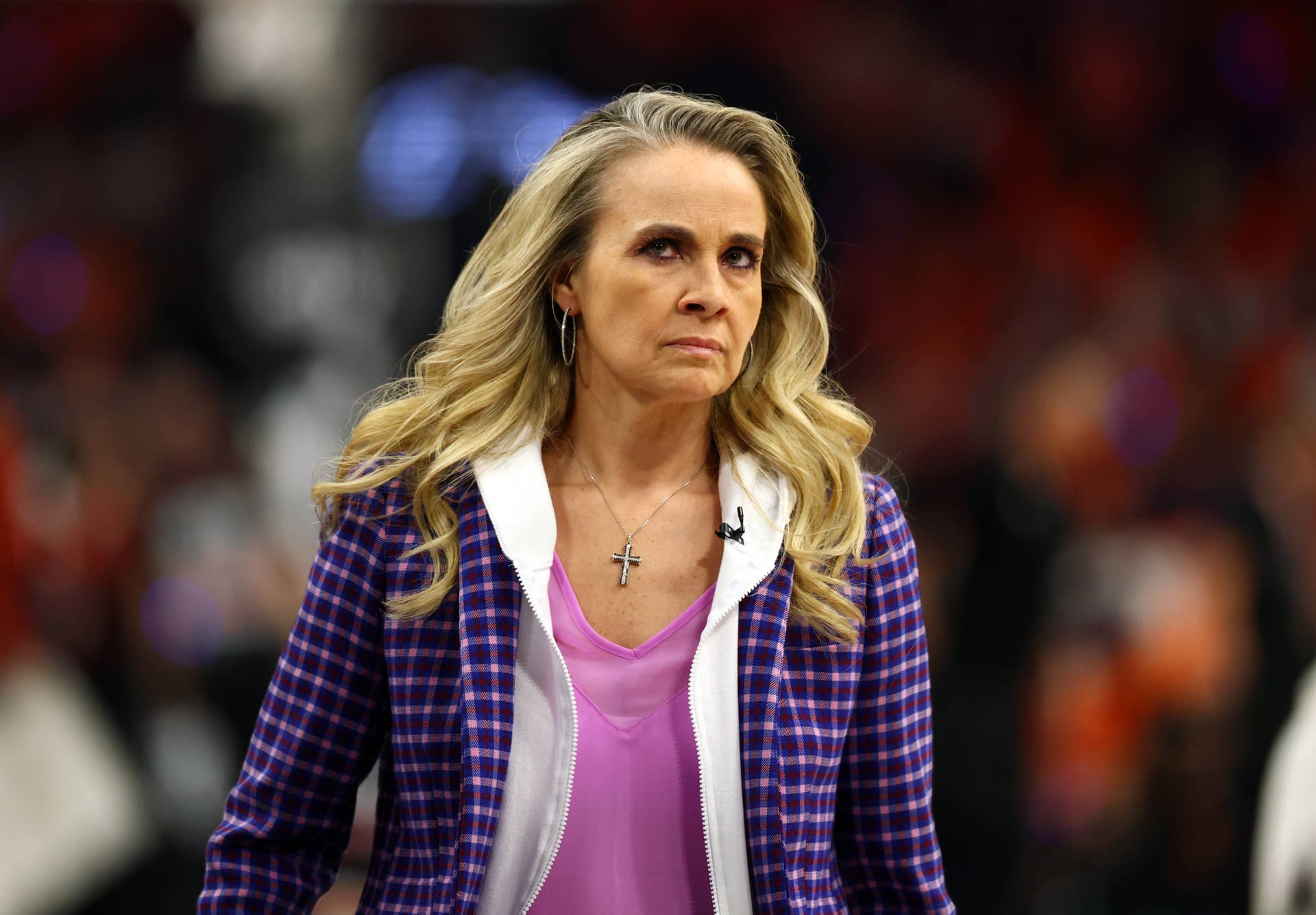 Apologies Pour In For WNBA Coach Becky Hammon - The Spun