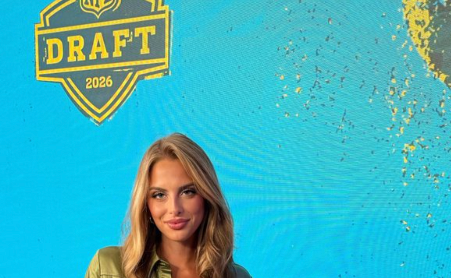 Photo Of NFL Draft Reporter's Outfit Got Nearly 2 Million Views - The Spun