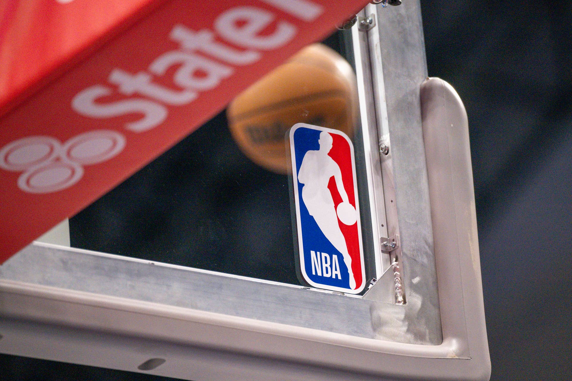 Tributes Pour In After NBA Announcer Dies Suddenly at 59 - The Spun