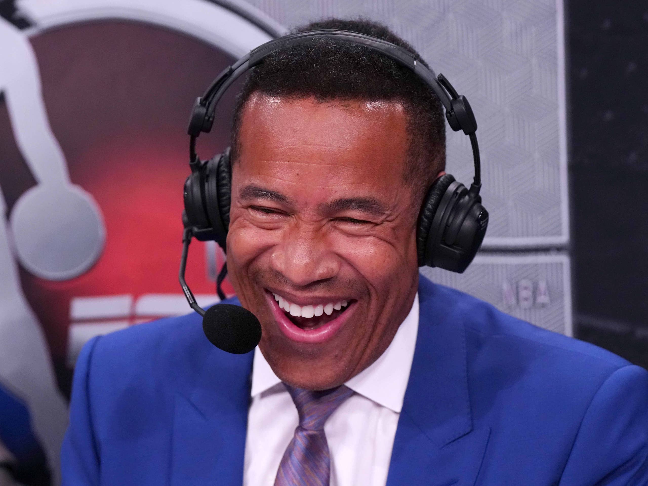 Longtime Broadcaster Mark Jones Leaving ESPN After 36 Years - The Spun