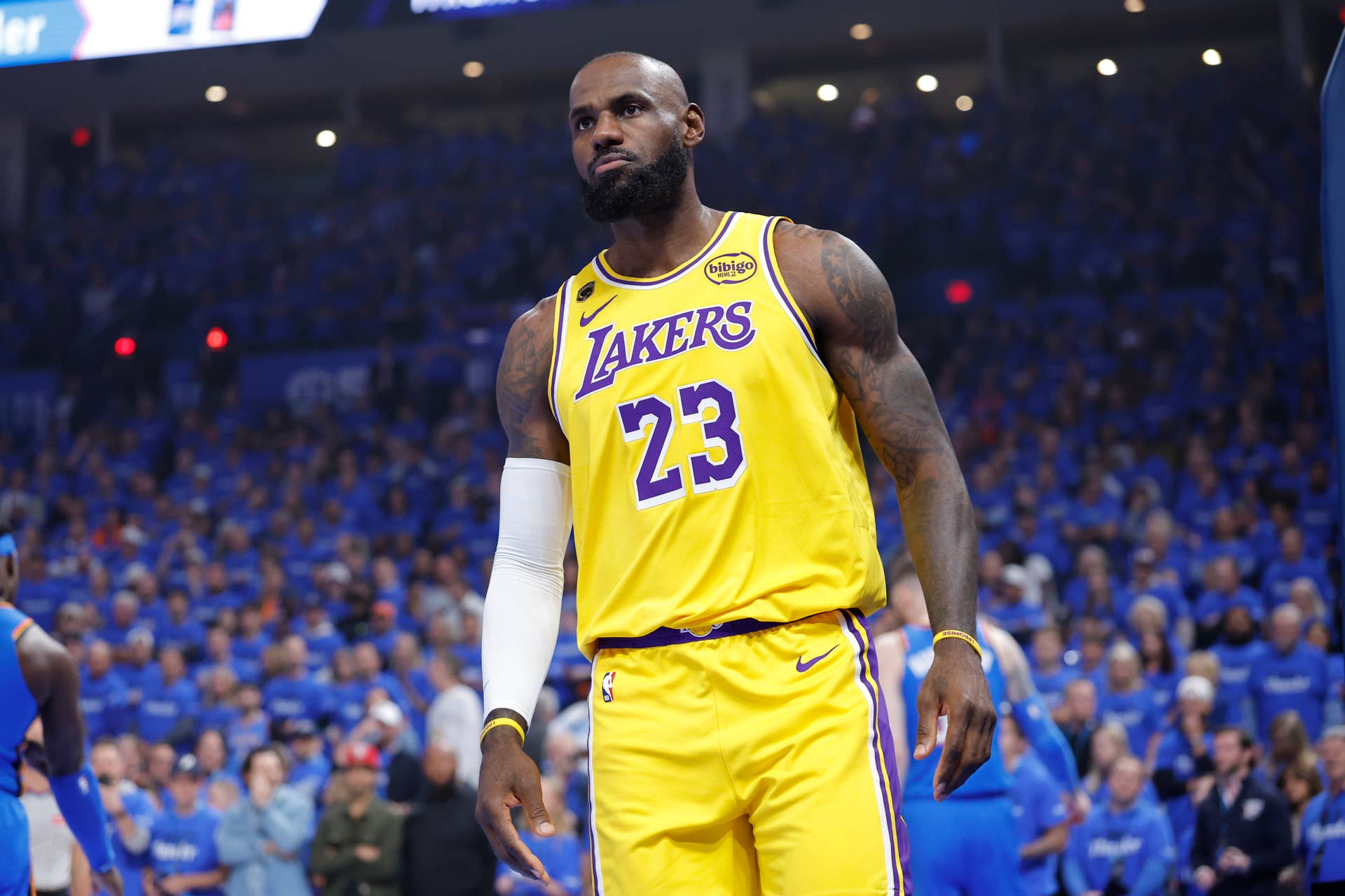 Warriors' Free Agency Offer For LeBron James Is Shockingly Low - The Spun