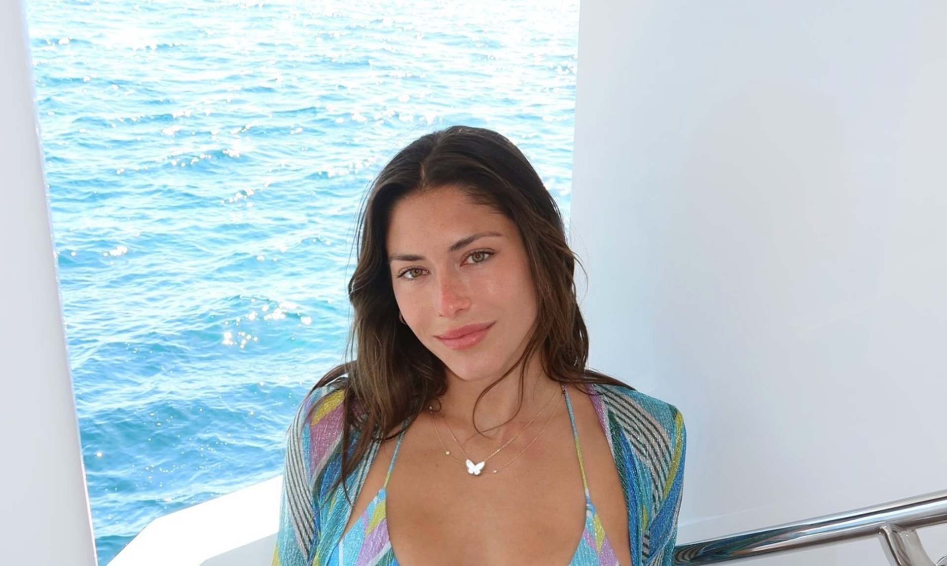 Daniel Jones' New Girlfriend Stuns In Blue Swimsuit Photo - The Spun