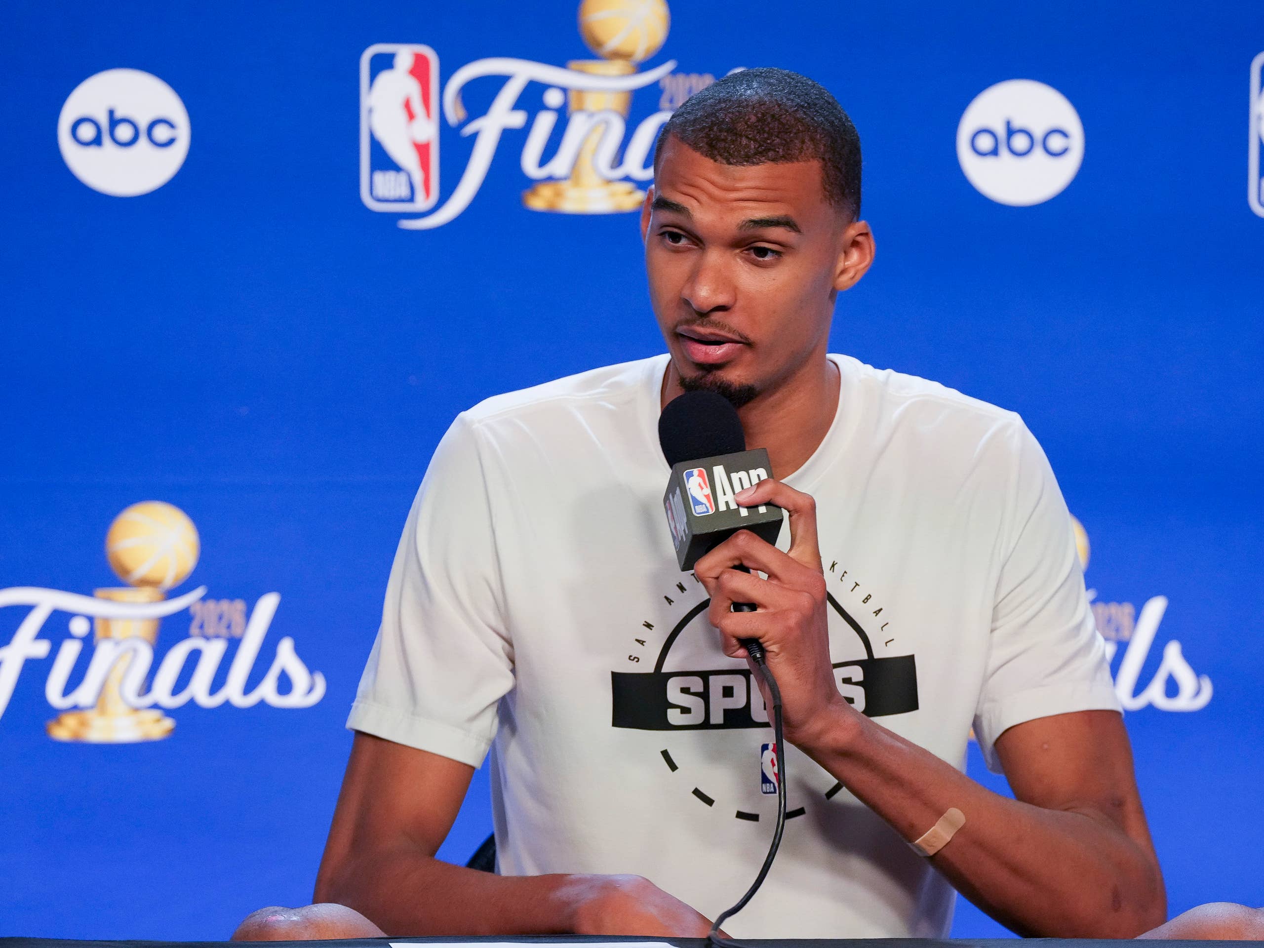 Victor Wembanyama Criticizes 'Unacceptable' Fan Behavior During NBA ...