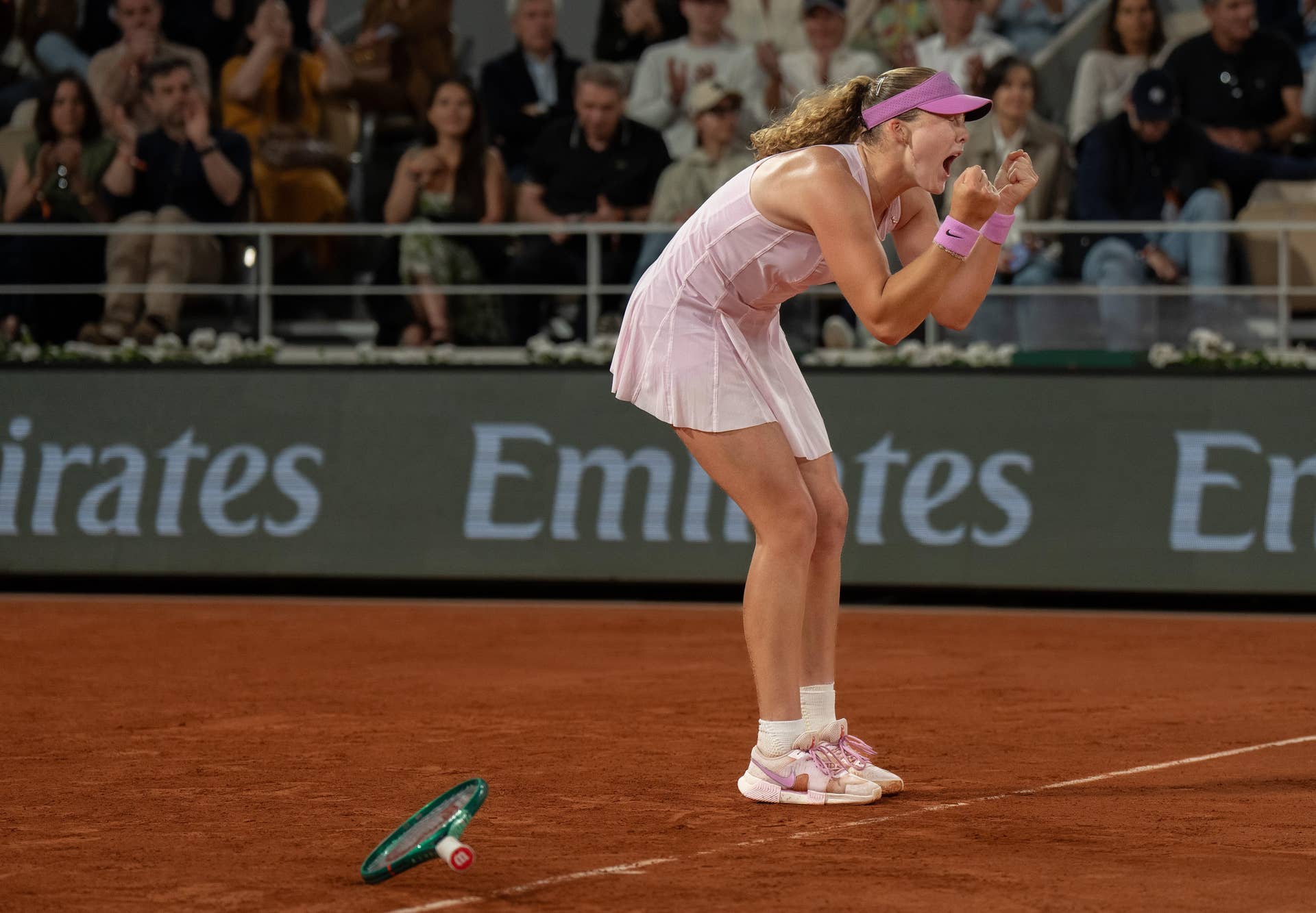 Fans Cause Russian Flag Controversy After Mirra Andreeva Wins French ...