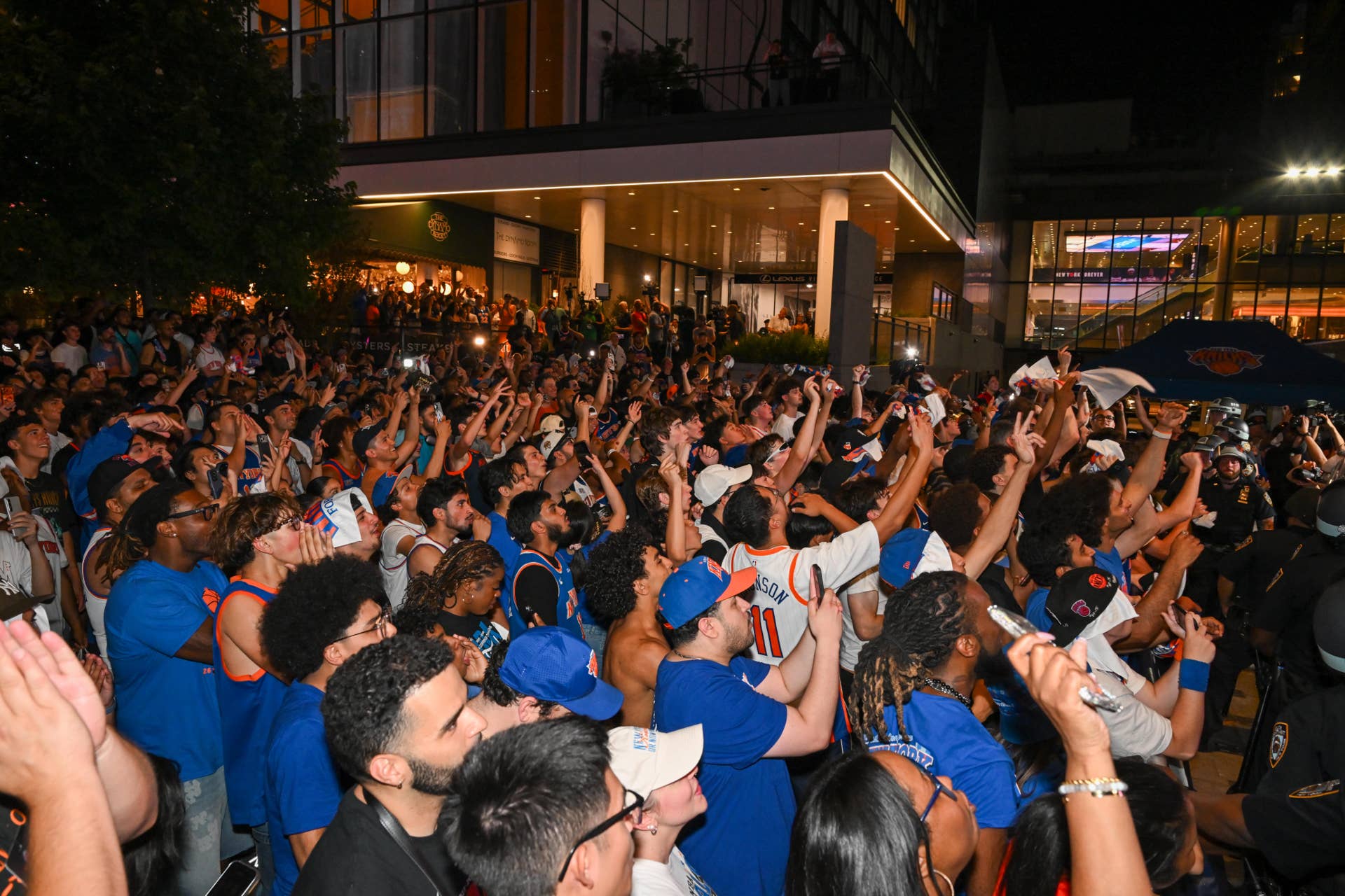 Knicks Fans Accused Of 'Classless' Chant During Parade Thursday - The Spun