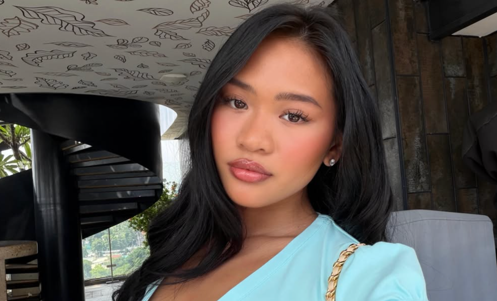U.S. Olympian Suni Lee Has Pulses Racing Over Vacation Outfit - The Spun