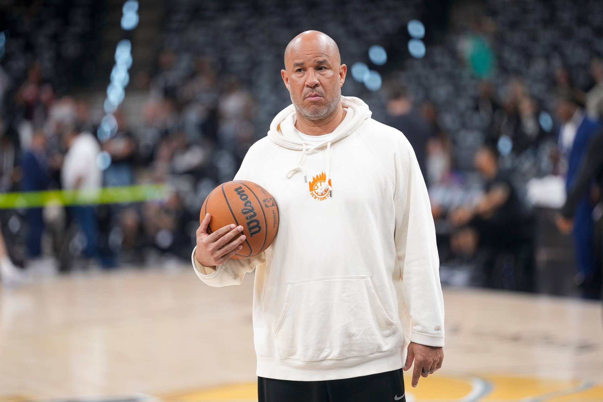 NBA Fans Annoyed By Jalen Brunson's 'Unlikable' Dad Behavior - The Spun