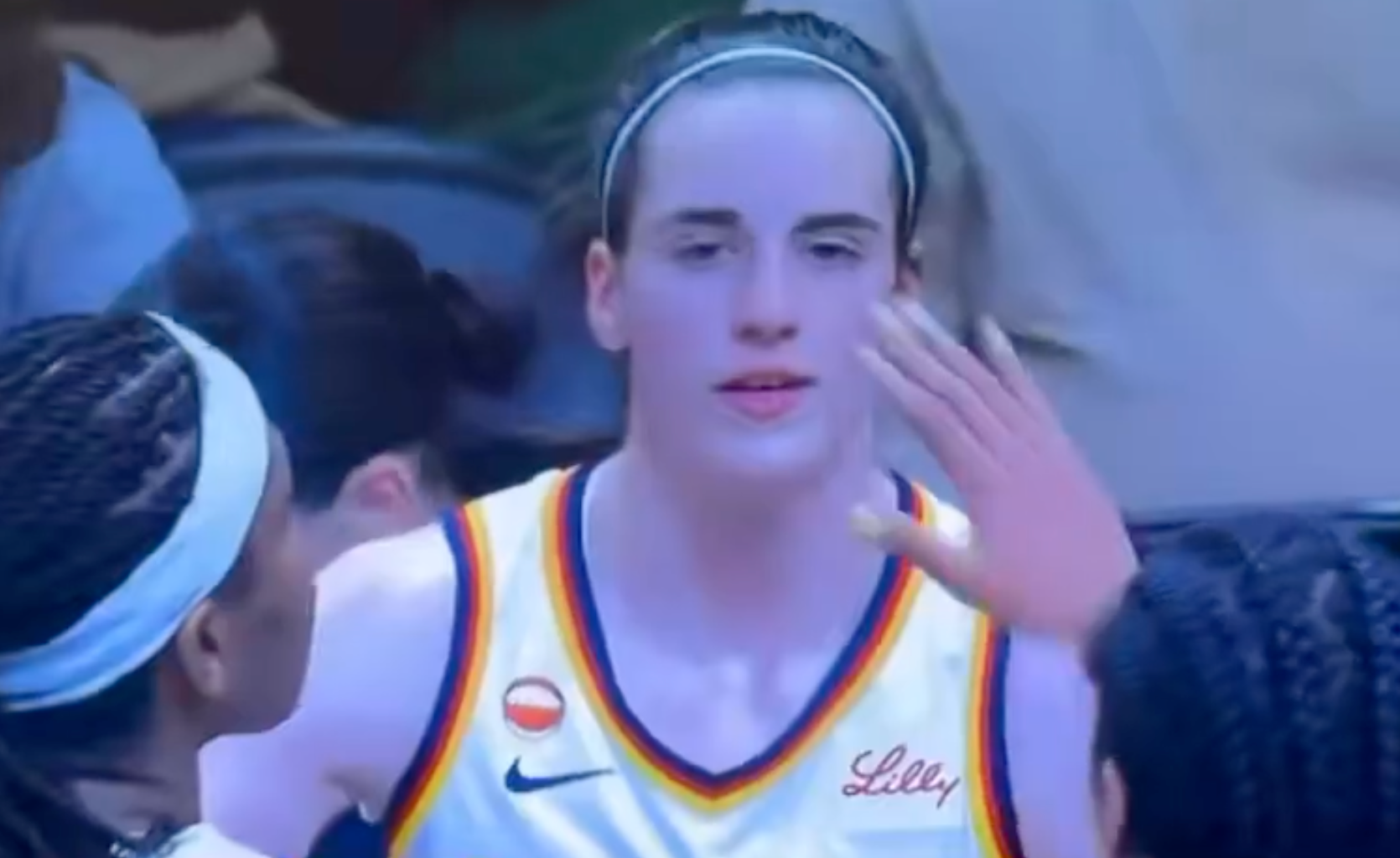 Caitlin Clark 'Snubs' Teammate In Awkward Indiana Fever Moment - The Spun