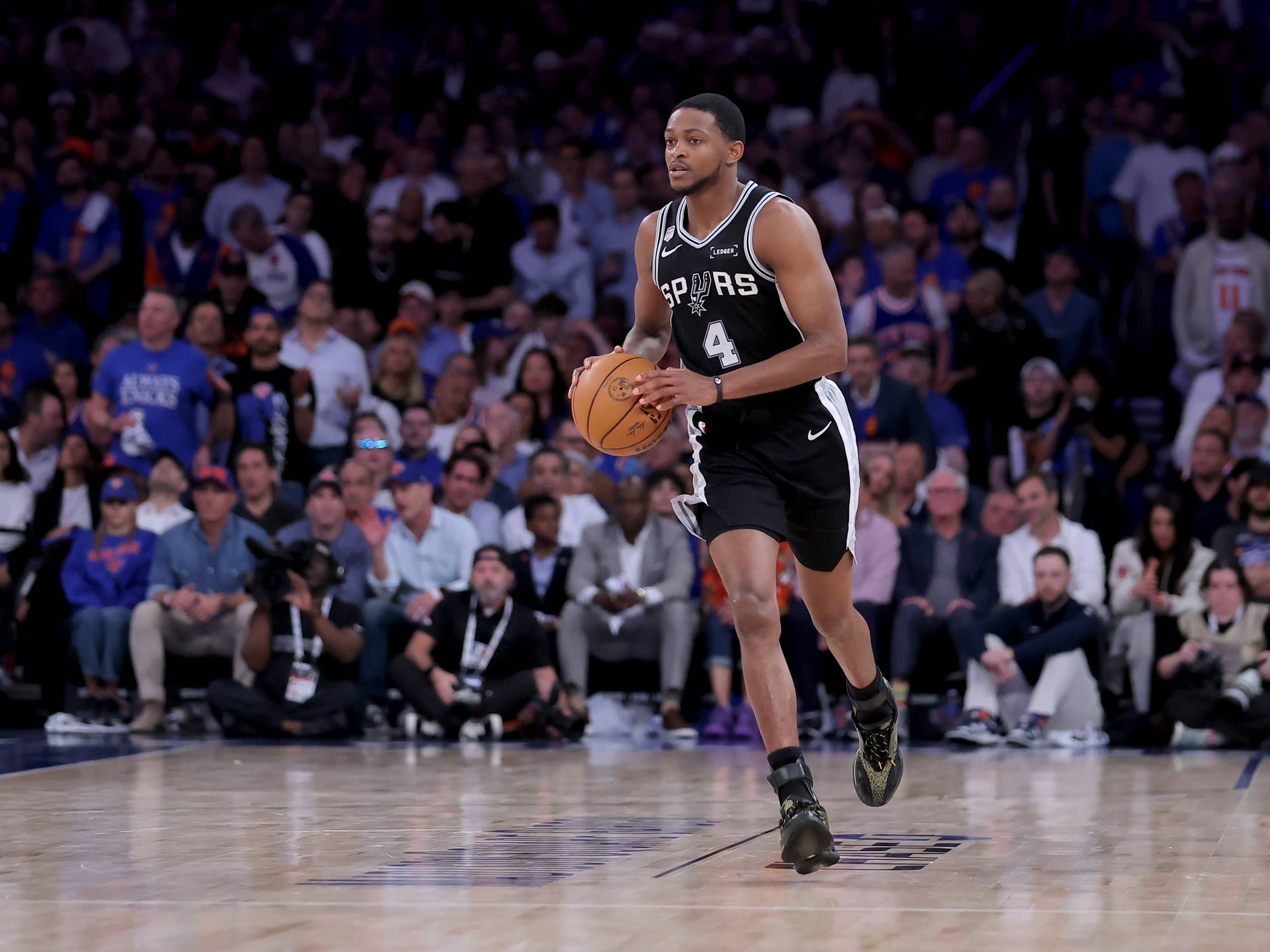 Spurs Fans Create Fundraiser To Get Rid Of De'Aaron Fox - The Spun