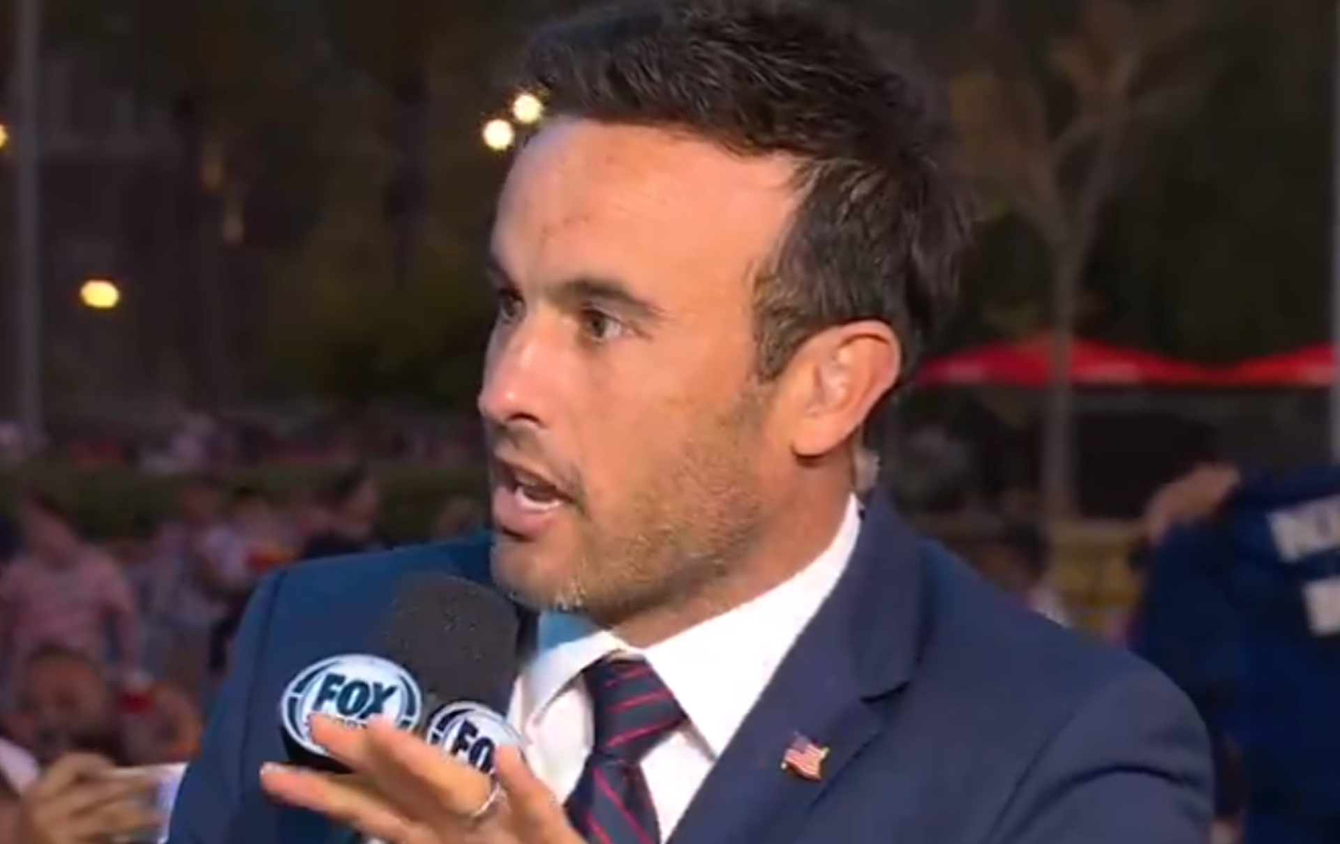 Landon Donovan Calls Out U.S. Airline After 'Worst Travel Experience ...
