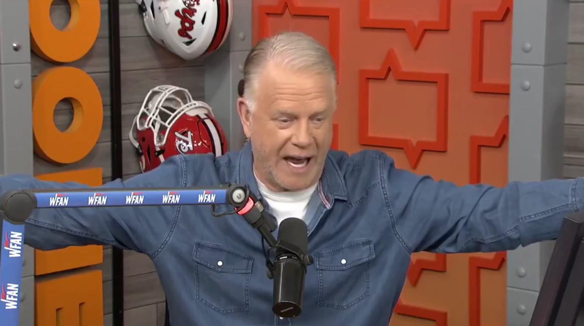 Knicks Fans Put Boomer Esiason On Blast For White House Demand - The Spun