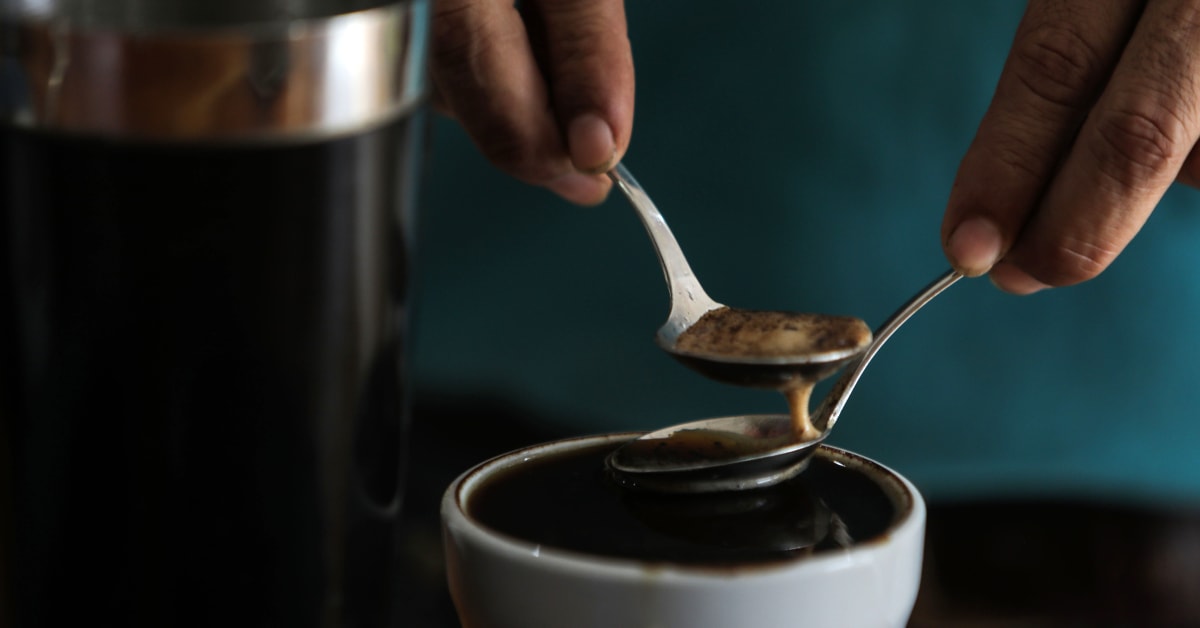 Look: College Football World Reacts To Gross Coffee Video - The Spun