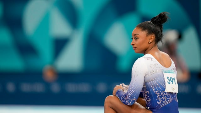 Simone Biles Sparks Plastic Surgery Rumors With Swimsuit Photo - The Spun