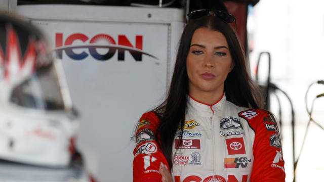 Bubba Wallace's Wife Turning Heads Before Sunday's Daytona 500 - The Spun