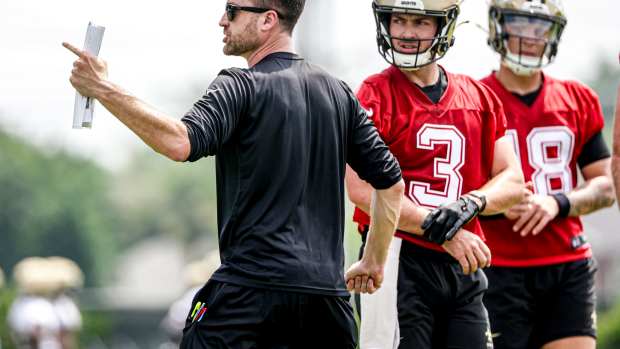 NFL Fans Praying For Quarterback After 'Rare' Cancer Diagnosis - The Spun NFL Fans Praying For Quarterback After 'Rare' Cancer Diagnosis - The Spun