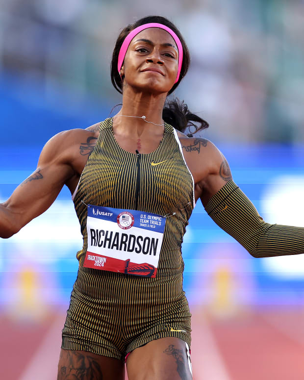 Video: U.S. Track Star Has Wardrobe Malfunction During Race - The Spun