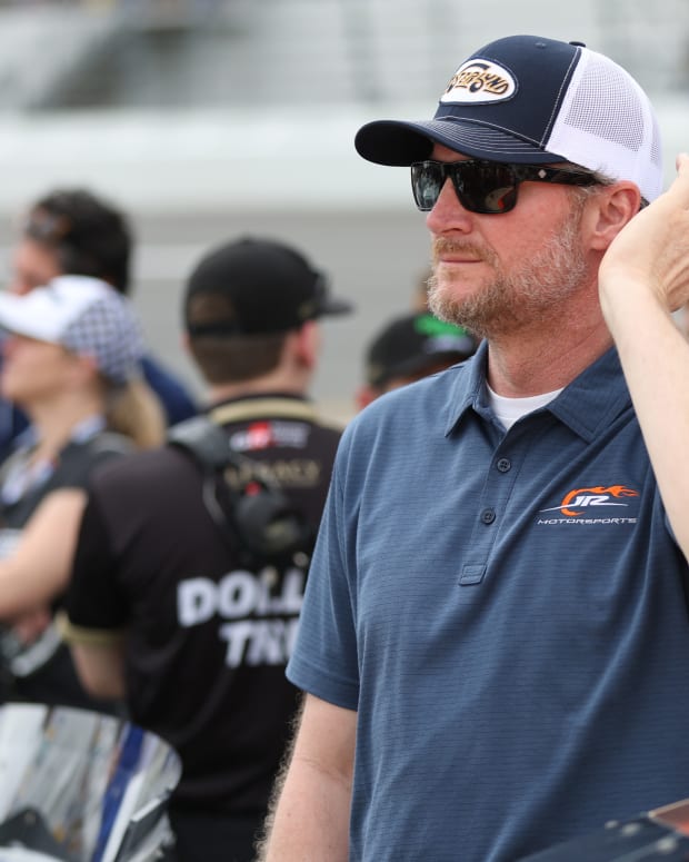 NASCAR Reporter Kaitlyn Vincie Turns Heads At Awards Show - The Spun